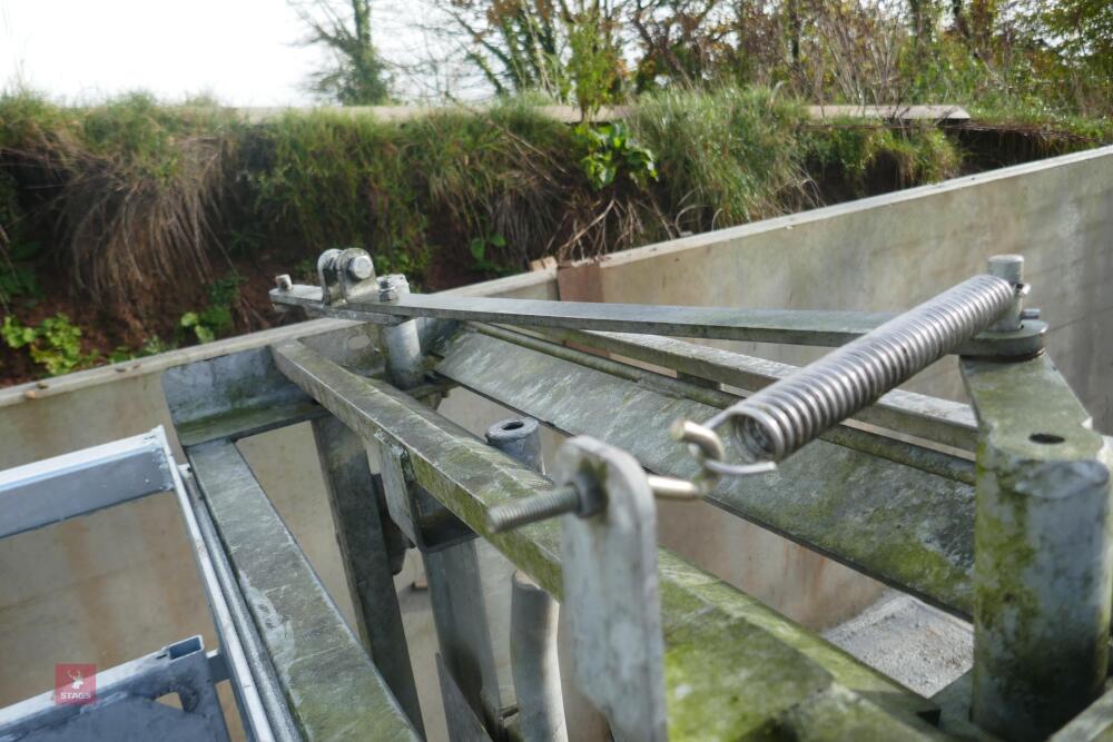 BATEMAN SELF LOCKING HEAD YOKE
