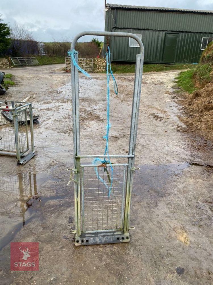 GUILLOTINE GATE FOR SHEEP