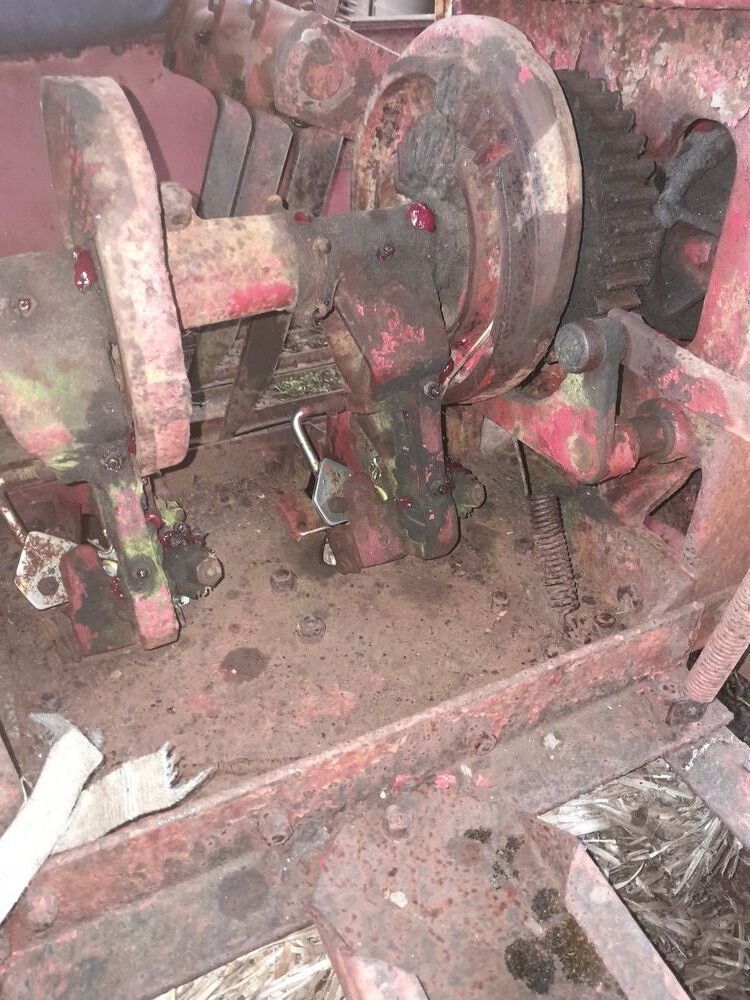 MCCORMICK SQUARE CONVENTIONAL BALER(S/R)