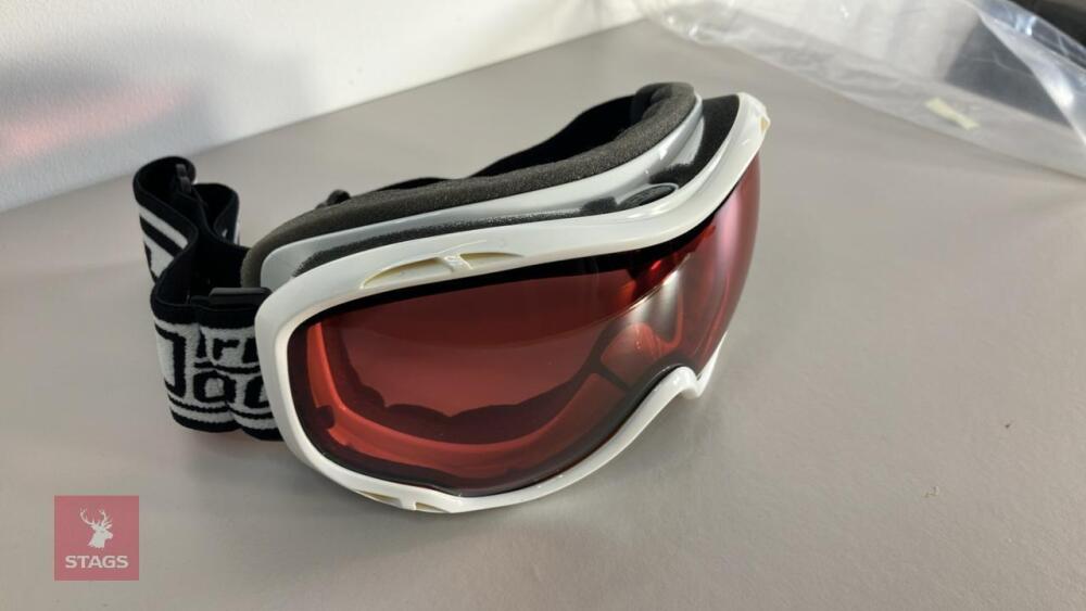 DIRTY DOG BUG 54107 WHITE SKI GOGGLES